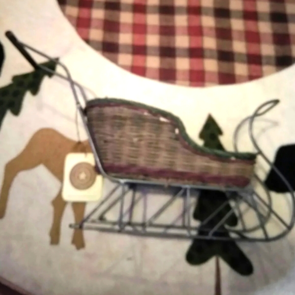 Christmas | Holiday | Christmas Wooden And Wire Weaved Sleigh | Poshmark